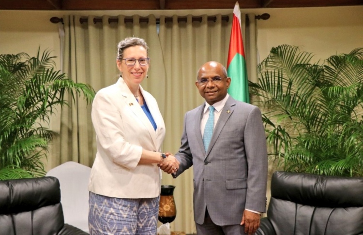 US Ambassador Teplitz conducts official visit